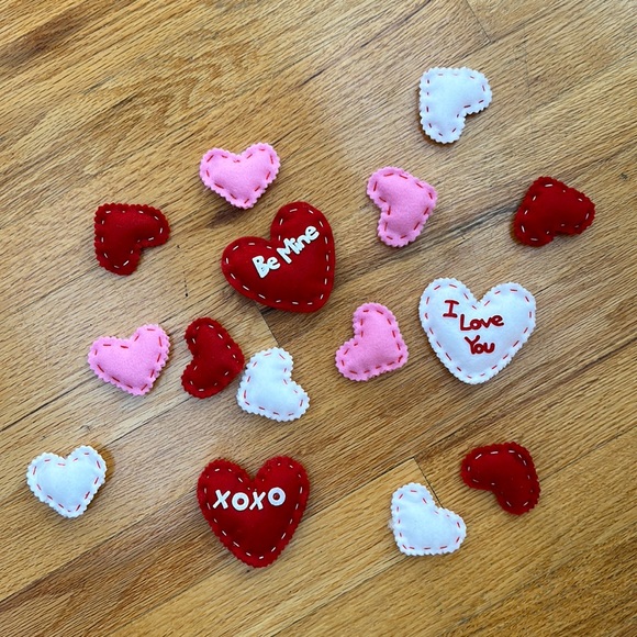 Michael’S | Holiday | Michaels Valentines Day Felt Heart Table Scatter ...